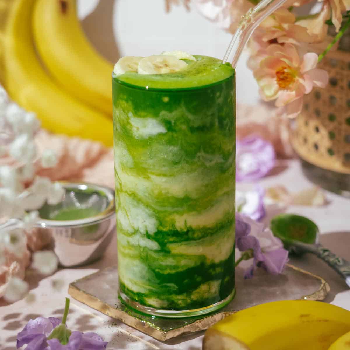 Matcha Banana Smoothie (Easy and Healthy!) - Yoko's kitchen