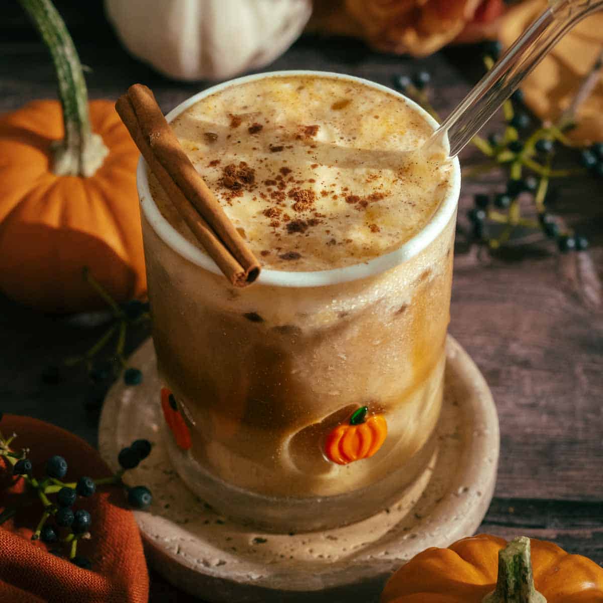 Iced Pumpkin Spice Latte with Pumpkin Cream Cold Foam - Yoko's kitchen